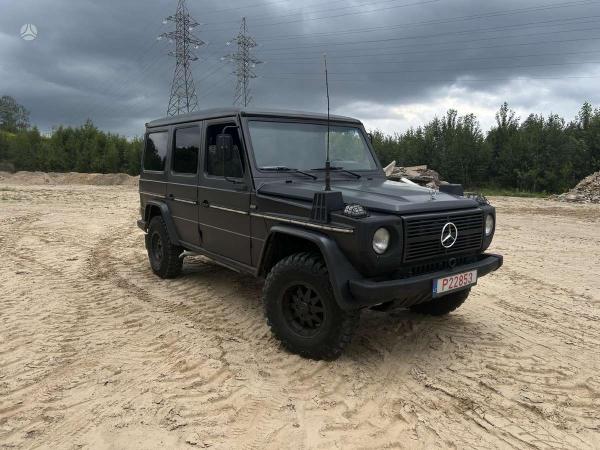 Black Mercedes-Benz G 300 1980 in Vilnius, with an engine capacity of 2.90 L and mileage of 53 thousand km for 18700 €, photo 1 on AUTOMOTO.COM.LV