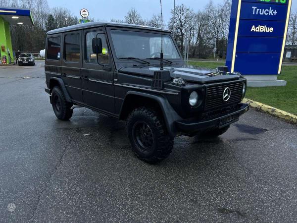 Black Mercedes-Benz G 300 1980 in Vilnius, with an engine capacity of 2.90 L and mileage of 53 thousand km for 18700 €, photo 2 on AUTOMOTO.COM.LV