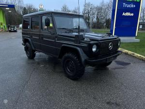 Black Mercedes-Benz G 300 1980 in Vilnius, with an engine capacity of 2.90 L and mileage of 53 thousand km for 18700 €, photo 2 on AUTOMOTO.COM.LV