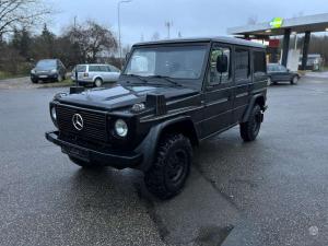Black Mercedes-Benz G 300 1980 in Vilnius, with an engine capacity of 2.90 L and mileage of 53 thousand km for 18700 €, photo 3 on AUTOMOTO.COM.LV