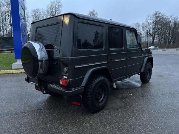Black Mercedes-Benz G 300 1980 in Vilnius, with an engine capacity of 2.90 L and mileage of 53 thousand km for 18700 €, photo 5 on AUTOMOTO.COM.LV
