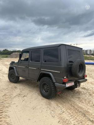 Black Mercedes-Benz G 300 1980 in Vilnius, with an engine capacity of 2.90 L and mileage of 53 thousand km for 18700 €, photo 14 on AUTOMOTO.COM.LV