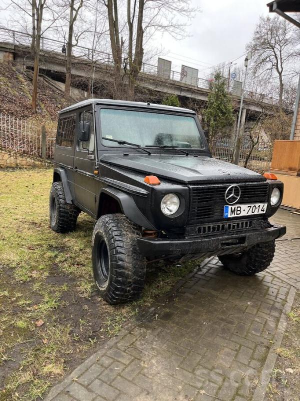 Black Mercedes-Benz G 300 1982 in Riga, with an engine capacity of 3.00 L and mileage of 85 thousand km for 12500 €, photo 1 on AUTOMOTO.COM.LV