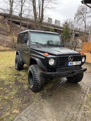 Black Mercedes-Benz G 300 1982 in Riga, with an engine capacity of 3.00 L and mileage of 85 thousand km for 12500 €, photo  on AUTOMOTO.COM.LV