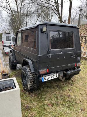 Black Mercedes-Benz G 300 1982 in Riga, with an engine capacity of 3.00 L and mileage of 85 thousand km for 12500 €, photo 4 on AUTOMOTO.COM.LV