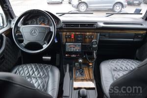 Black Mercedes-Benz G 300 1990 in Riga, with an engine capacity of 3.00 L and mileage of 396 thousand km for 35000 €, photo 4 on AUTOMOTO.COM.LV