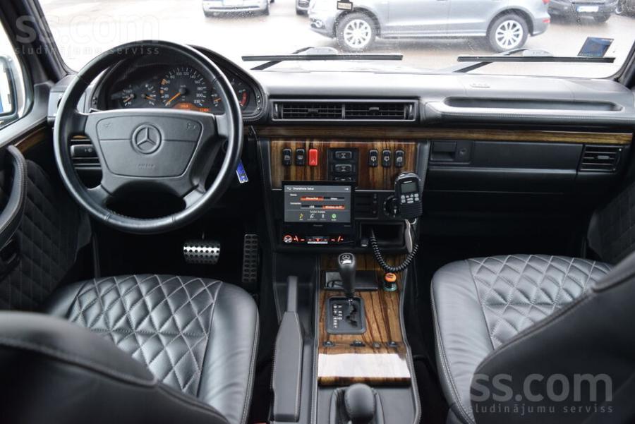 Black Mercedes-Benz G 300 1990 in Riga, with an engine capacity of 3.00 L and mileage of 396 thousand km for 35000 €, photo 4 on AUTOMOTO.COM.LV