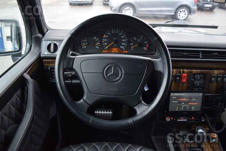 Black Mercedes-Benz G 300 1990 in Riga, with an engine capacity of 3.00 L and mileage of 396 thousand km for 35000 €, photo 9 on AUTOMOTO.COM.LV