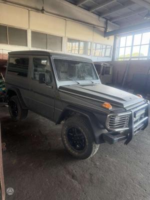 Melns Mercedes-Benz G 300 1986 Panevēža, ar dzinēja tilpumu 3.00 L un nobraukumu 150 tūkst. km par 15000 €, foto  vietnē AUTOMOTO.COM.LV