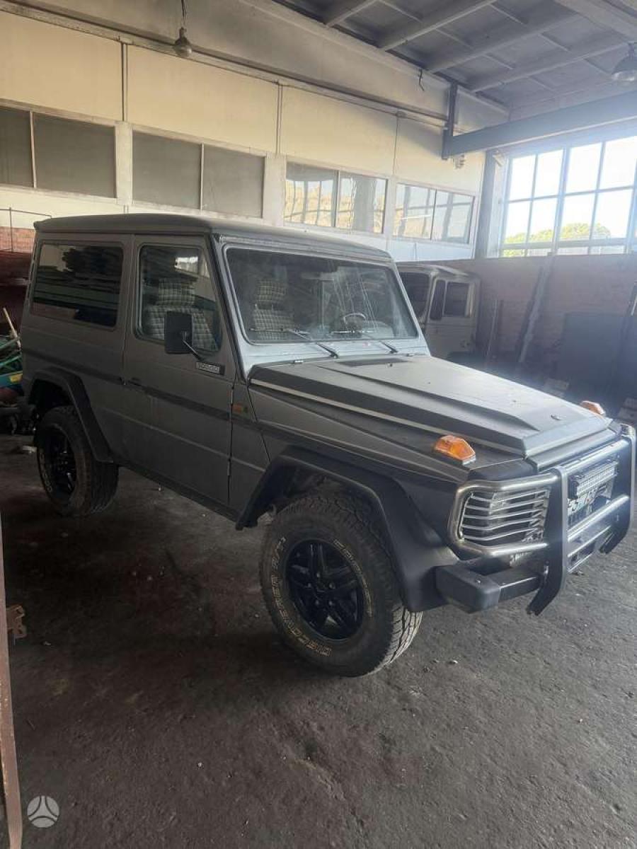Melns Mercedes-Benz G 300 1986 Panevēža, ar dzinēja tilpumu 3.00 L un nobraukumu 150 tūkst. km par 15000 €, foto 1 vietnē AUTOMOTO.COM.LV