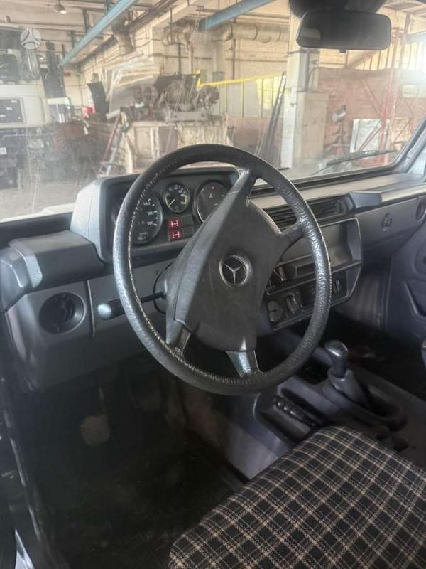 Melns Mercedes-Benz G 300 1986 Panevēža, ar dzinēja tilpumu 3.00 L un nobraukumu 150 tūkst. km par 15000 €, foto 3 vietnē AUTOMOTO.COM.LV