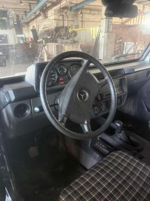 Melns Mercedes-Benz G 300 1986 Panevēža, ar dzinēja tilpumu 3.00 L un nobraukumu 150 tūkst. km par 15000 €, foto 4 vietnē AUTOMOTO.COM.LV