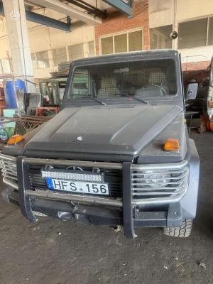 Melns Mercedes-Benz G 300 1986 Panevēža, ar dzinēja tilpumu 3.00 L un nobraukumu 150 tūkst. km par 15000 €, foto 7 vietnē AUTOMOTO.COM.LV