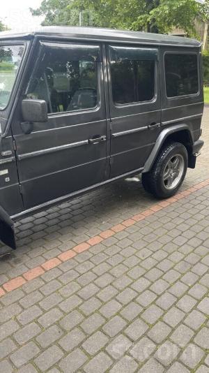 Black Mercedes-Benz G 350 1992 in Riga, with an engine capacity of 3.50 L and mileage of 366 thousand km for 32000 €, photo 3 on AUTOMOTO.COM.LV