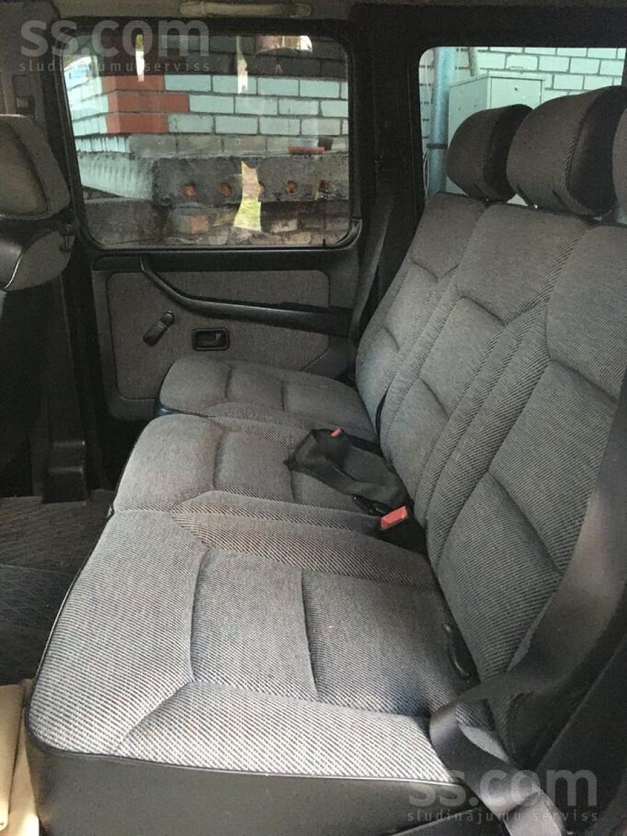 Black Mercedes-Benz G 350 1992 in Riga, with an engine capacity of 3.50 L and mileage of 366 thousand km for 32000 €, photo 9 on AUTOMOTO.COM.LV