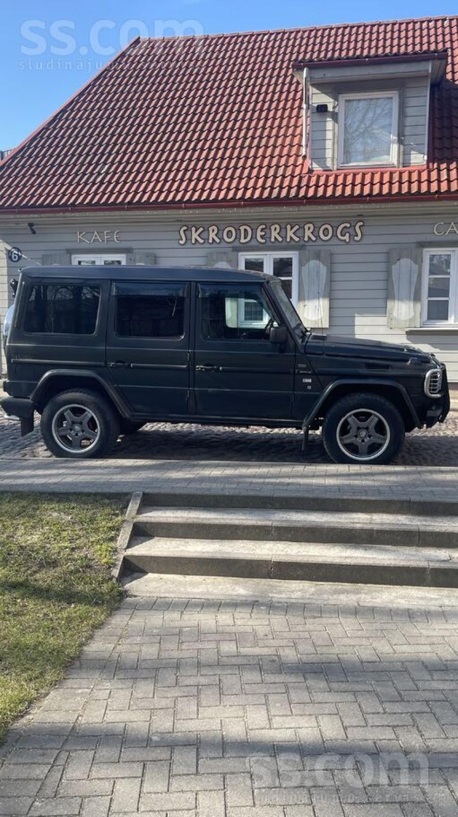 Black Mercedes-Benz G 350 1992 in Riga, with an engine capacity of 3.50 L and mileage of 366 thousand km for 32000 €, photo 16 on AUTOMOTO.COM.LV