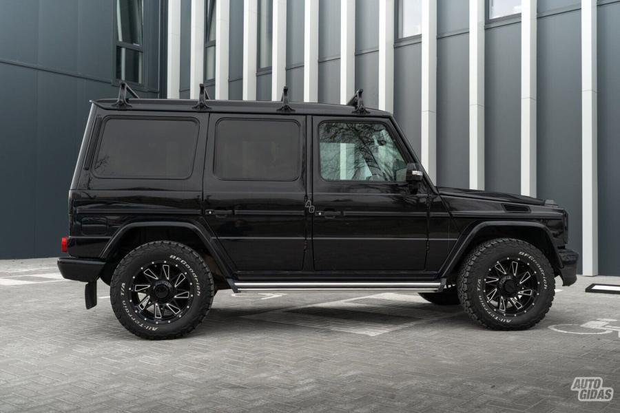 Black Mercedes-Benz G 350 2010 in Vilnius, with an engine capacity of 3.00 L and mileage of 278 thousand km for 43500 €, photo 6 on AUTOMOTO.COM.LV