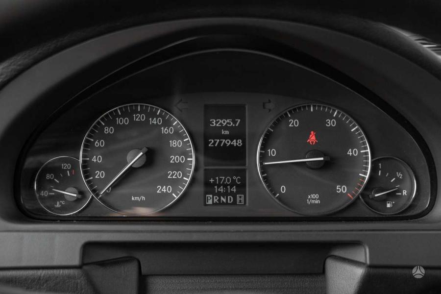 Melns Mercedes-Benz G 350 2010 Viļņa, ar dzinēja tilpumu 2.99 L un nobraukumu 278 tūkst. km par 37990 €, foto 25 vietnē AUTOMOTO.COM.LV