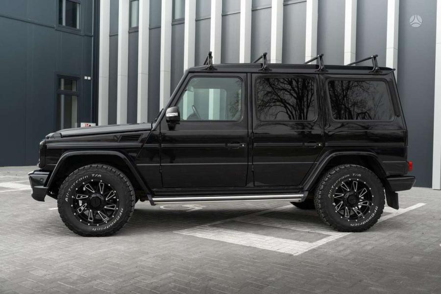 Black Mercedes-Benz G 350 2010 in Vilnius, with an engine capacity of 2.99 L and mileage of 278 thousand km for 35990 €, photo 5 on AUTOMOTO.COM.LV