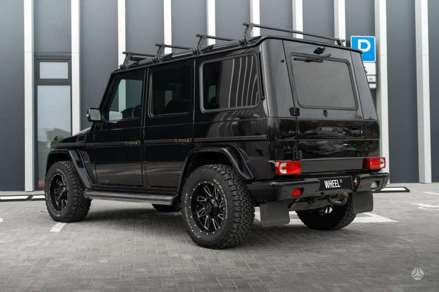 Black Mercedes-Benz G 350 2010 in Vilnius, with an engine capacity of 2.99 L and mileage of 278 thousand km for 35990 €, photo 6 on AUTOMOTO.COM.LV
