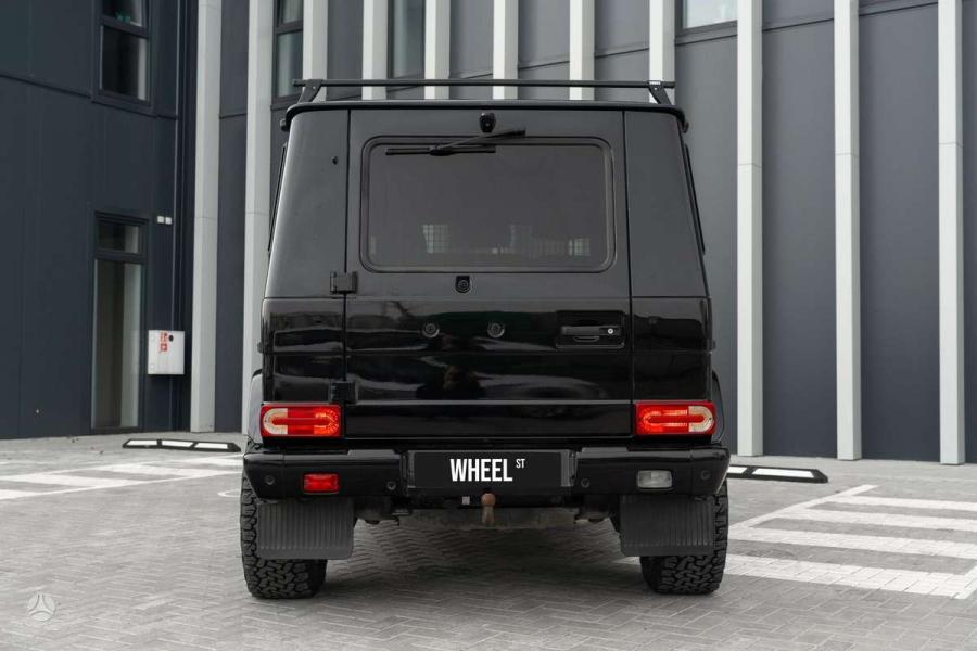 Black Mercedes-Benz G 350 2010 in Vilnius, with an engine capacity of 2.99 L and mileage of 278 thousand km for 35990 €, photo 7 on AUTOMOTO.COM.LV