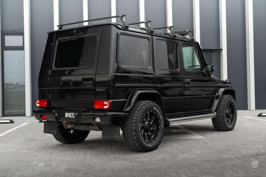 Black Mercedes-Benz G 350 2010 in Vilnius, with an engine capacity of 2.99 L and mileage of 278 thousand km for 35990 €, photo 8 on AUTOMOTO.COM.LV