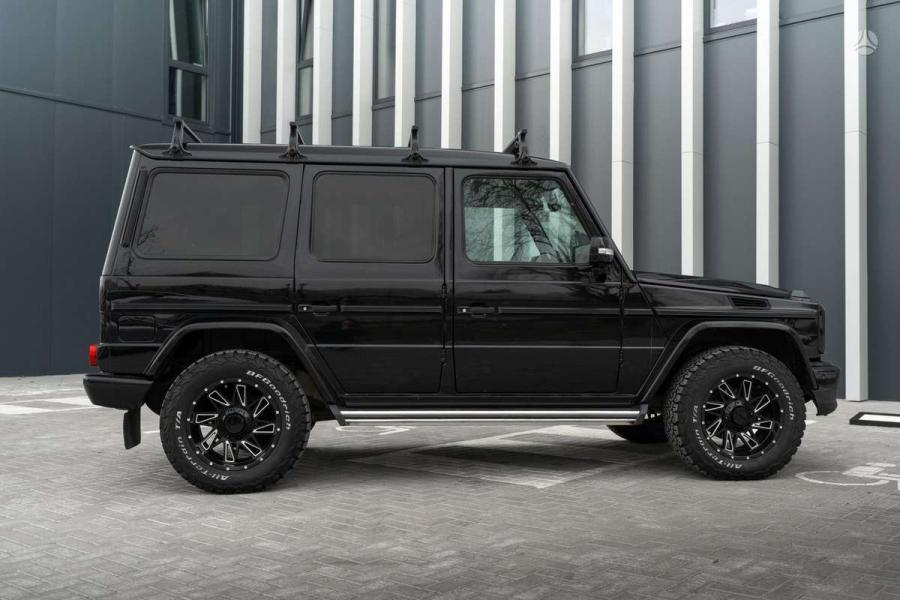 Black Mercedes-Benz G 350 2010 in Vilnius, with an engine capacity of 2.99 L and mileage of 278 thousand km for 35990 €, photo 9 on AUTOMOTO.COM.LV