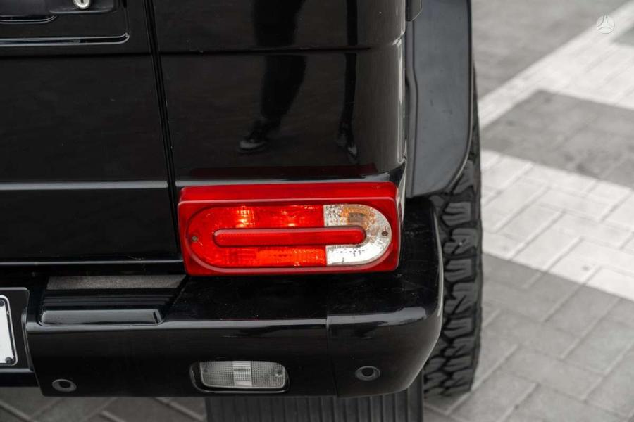 Black Mercedes-Benz G 350 2010 in Vilnius, with an engine capacity of 2.99 L and mileage of 278 thousand km for 35990 €, photo 11 on AUTOMOTO.COM.LV