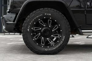 Black Mercedes-Benz G 350 2010 in Vilnius, with an engine capacity of 2.99 L and mileage of 278 thousand km for 35990 €, photo 12 on AUTOMOTO.COM.LV