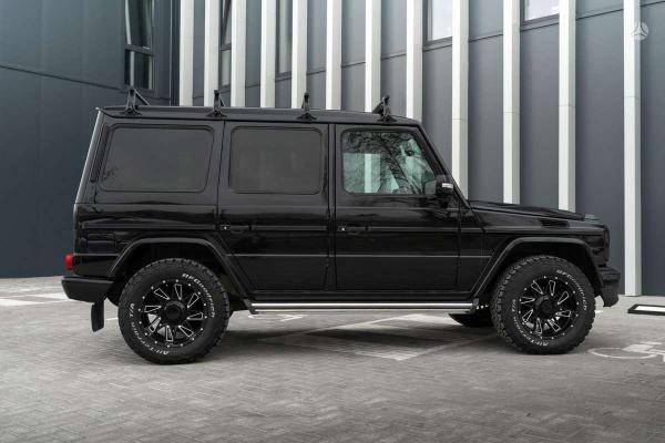 Black Mercedes-Benz G 350 2010 in Vilnius, with an engine capacity of 2.99 L and mileage of 278 thousand km for 35990 €, photo 9 on AUTOMOTO.COM.LV