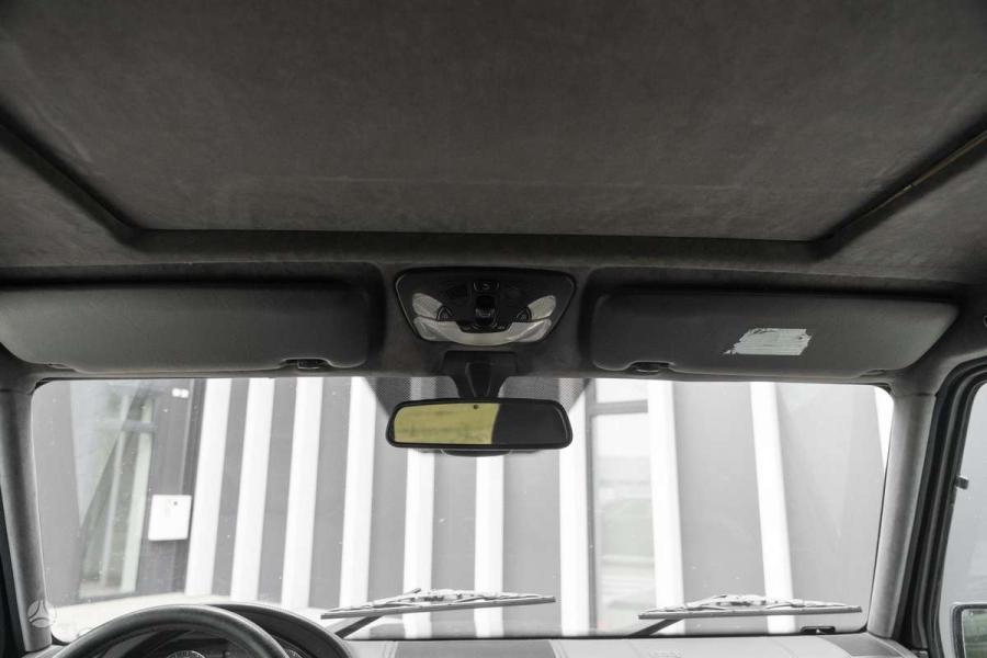 Black Mercedes-Benz G 350 2010 in Vilnius, with an engine capacity of 2.99 L and mileage of 278 thousand km for 35990 €, photo 18 on AUTOMOTO.COM.LV