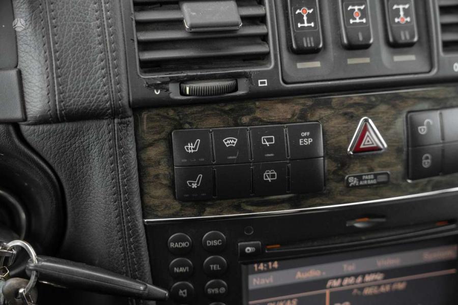 Black Mercedes-Benz G 350 2010 in Vilnius, with an engine capacity of 2.99 L and mileage of 278 thousand km for 35990 €, photo 29 on AUTOMOTO.COM.LV