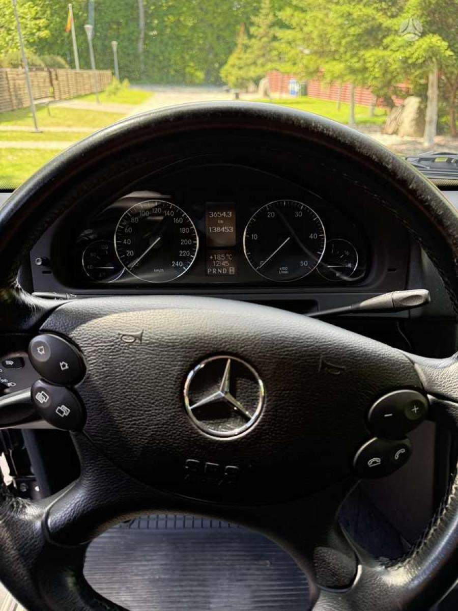 Black Mercedes-Benz G 350 2011 in Klaipeda, with an engine capacity of 2.99 L and mileage of 139 thousand km for 49500 €, photo 9 on AUTOMOTO.COM.LV