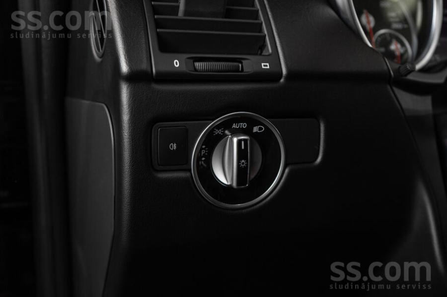 Melns Mercedes-Benz G 350 2015 Rīga, ar dzinēja tilpumu 3.00 L un nobraukumu 138 tūkst. km par 62500 €, foto 19 vietnē AUTOMOTO.COM.LV