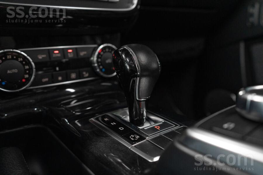 Melns Mercedes-Benz G 350 2015 Rīga, ar dzinēja tilpumu 3.00 L un nobraukumu 138 tūkst. km par 62500 €, foto 28 vietnē AUTOMOTO.COM.LV