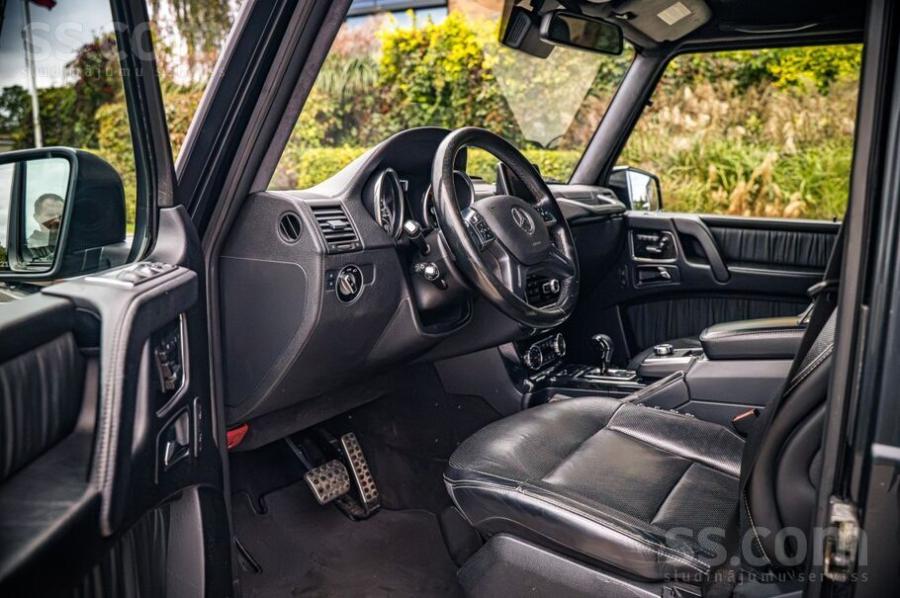 Black Mercedes-Benz G 350 2015 in Riga, with an engine capacity of 3.00 L and mileage of 213 thousand km for 42990 €, photo 12 on AUTOMOTO.COM.LV