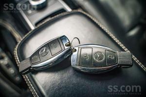 Black Mercedes-Benz G 350 2015 in Riga, with an engine capacity of 3.00 L and mileage of 213 thousand km for 42990 €, photo 28 on AUTOMOTO.COM.LV