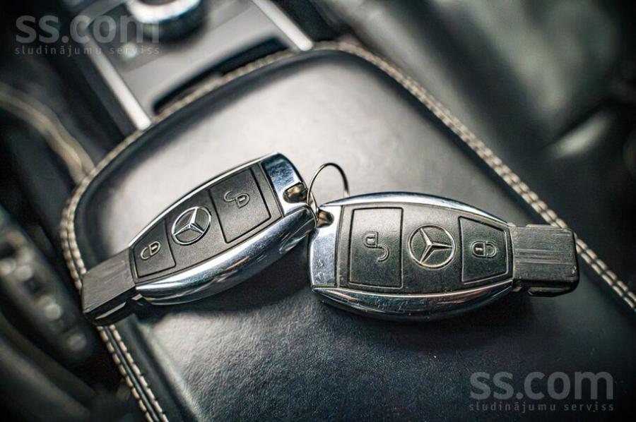 Black Mercedes-Benz G 350 2015 in Riga, with an engine capacity of 3.00 L and mileage of 213 thousand km for 42990 €, photo 28 on AUTOMOTO.COM.LV