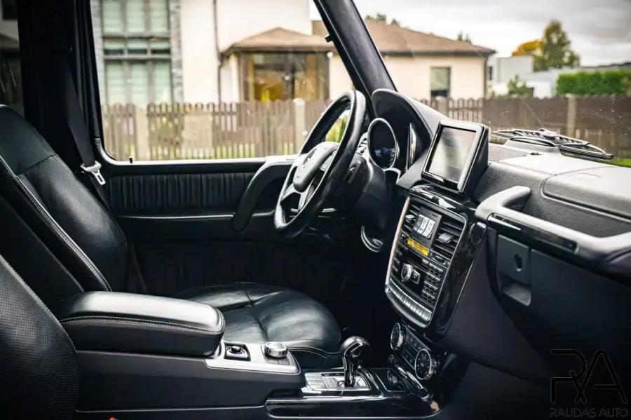 Melns Mercedes-Benz G 350 2015 Rīga, ar dzinēja tilpumu 3.00 L un nobraukumu 213 tūkst. km par 42990 €, foto 6 vietnē AUTOMOTO.COM.LV