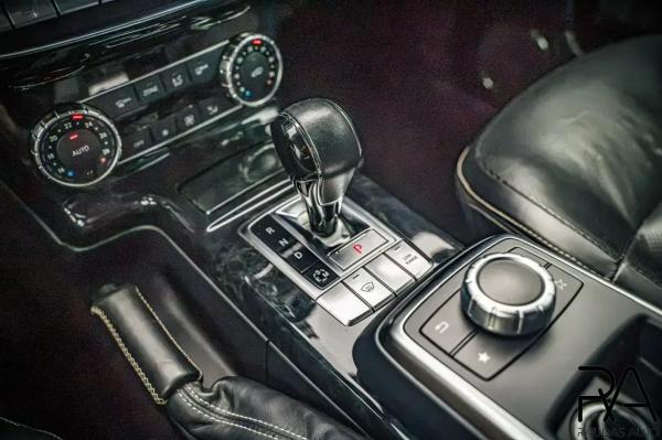 Mercedes-Benz G 350 2015 Rīga vietnē Melns Mercedes-Benz G 350 2015 Rīga, ar dzinēja tilpumu 3.00 L un nobraukumu 213 tūkst. km par 42990 €, foto 7 vietnē AUTOMOTO.COM.LV