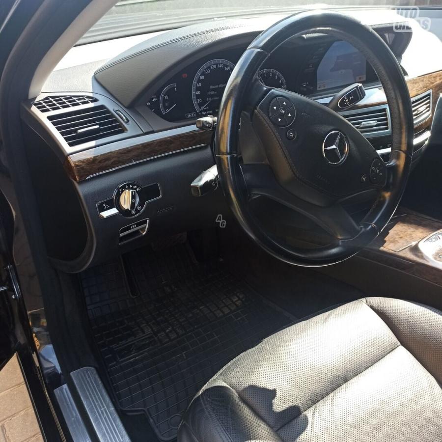 Black Mercedes-Benz G 350 2011 in Kaunas, with an engine capacity of 3.00 L and mileage of 351 thousand km for 12500 €, photo 11 on AUTOMOTO.COM.LV