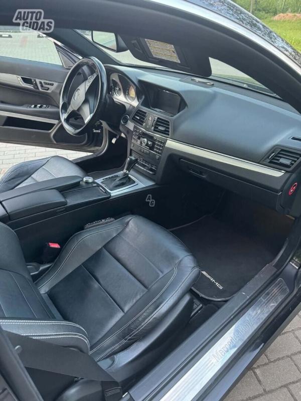 Mercedes-Benz G 350 2009 in Mazeikiai, with an engine capacity of 3.50 L and mileage of 320 thousand km for 7400 €, photo 4 on AUTOMOTO.COM.LV