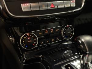 Zaļš Mercedes-Benz G 350 2018 Rīga, ar dzinēja tilpumu 3.00 L un nobraukumu 211 tūkst. km par 59500 €, foto 17 vietnē AUTOMOTO.COM.LV