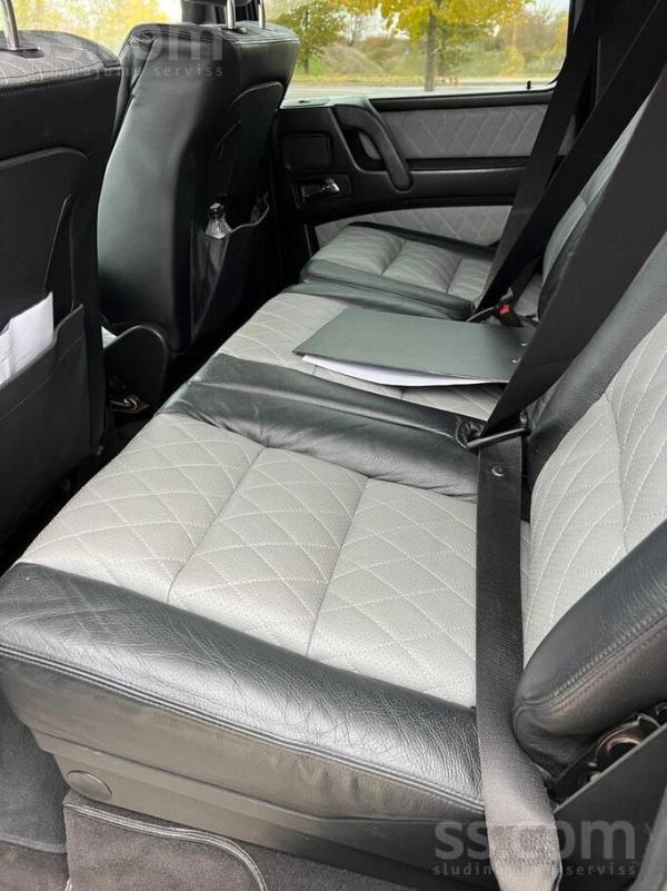 Grey Mercedes-Benz G 350 2012 in Jurmala, with an engine capacity of 3.50 L and mileage of 214 thousand km for 34900 €, photo 6 on AUTOMOTO.COM.LV