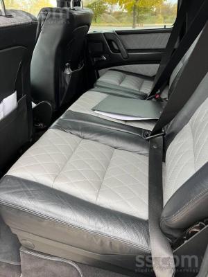 Grey Mercedes-Benz G 350 2012 in Jurmala, with an engine capacity of 3.50 L and mileage of 214 thousand km for 34900 €, photo 7 on AUTOMOTO.COM.LV
