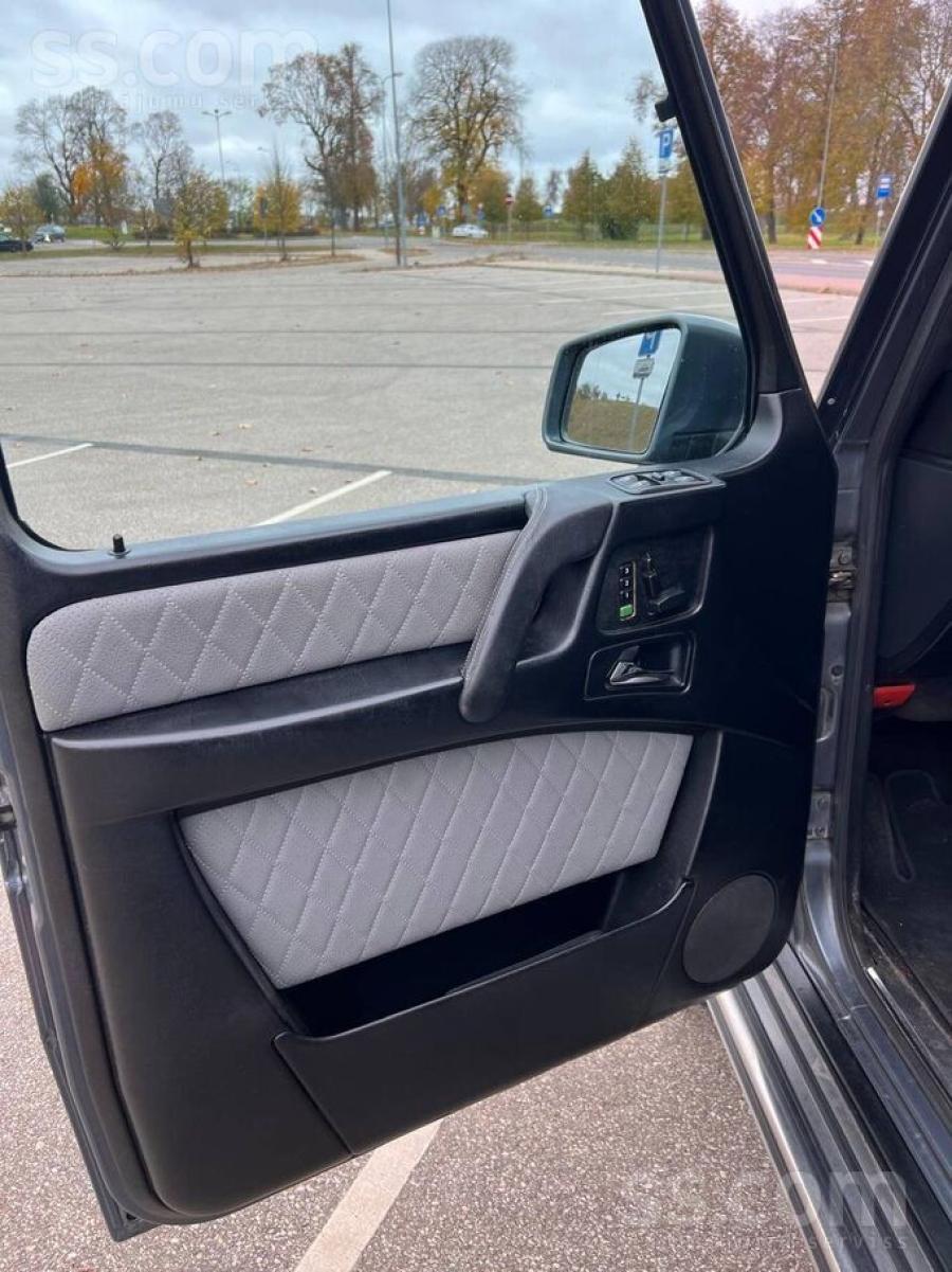 Grey Mercedes-Benz G 350 2012 in Jurmala, with an engine capacity of 3.50 L and mileage of 214 thousand km for 34900 €, photo 12 on AUTOMOTO.COM.LV