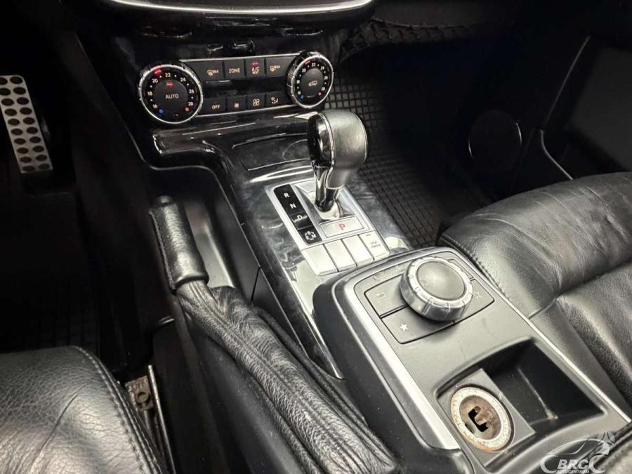 Grey Mercedes-Benz G 350 2014 in Vilnius, with an engine capacity of 2.99 L and mileage of 226 thousand km for 38500 €, photo 30 on AUTOMOTO.COM.LV