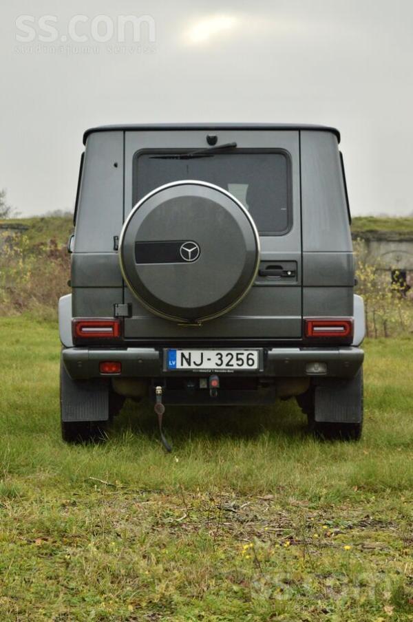 Mercedes-Benz G 350 2016 in Liepaja on AUTOMOTO.COM.LV Grey Mercedes-Benz G 350 2016 in Liepaja, with an engine capacity of 3.50 L and mileage of 122 thousand km for 61000 €, photo 6 on AUTOMOTO.COM.LV