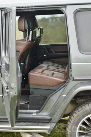 Grey Mercedes-Benz G 350 2016 in Liepaja, with an engine capacity of 3.50 L and mileage of 122 thousand km for 61000 €, photo 14 on AUTOMOTO.COM.LV