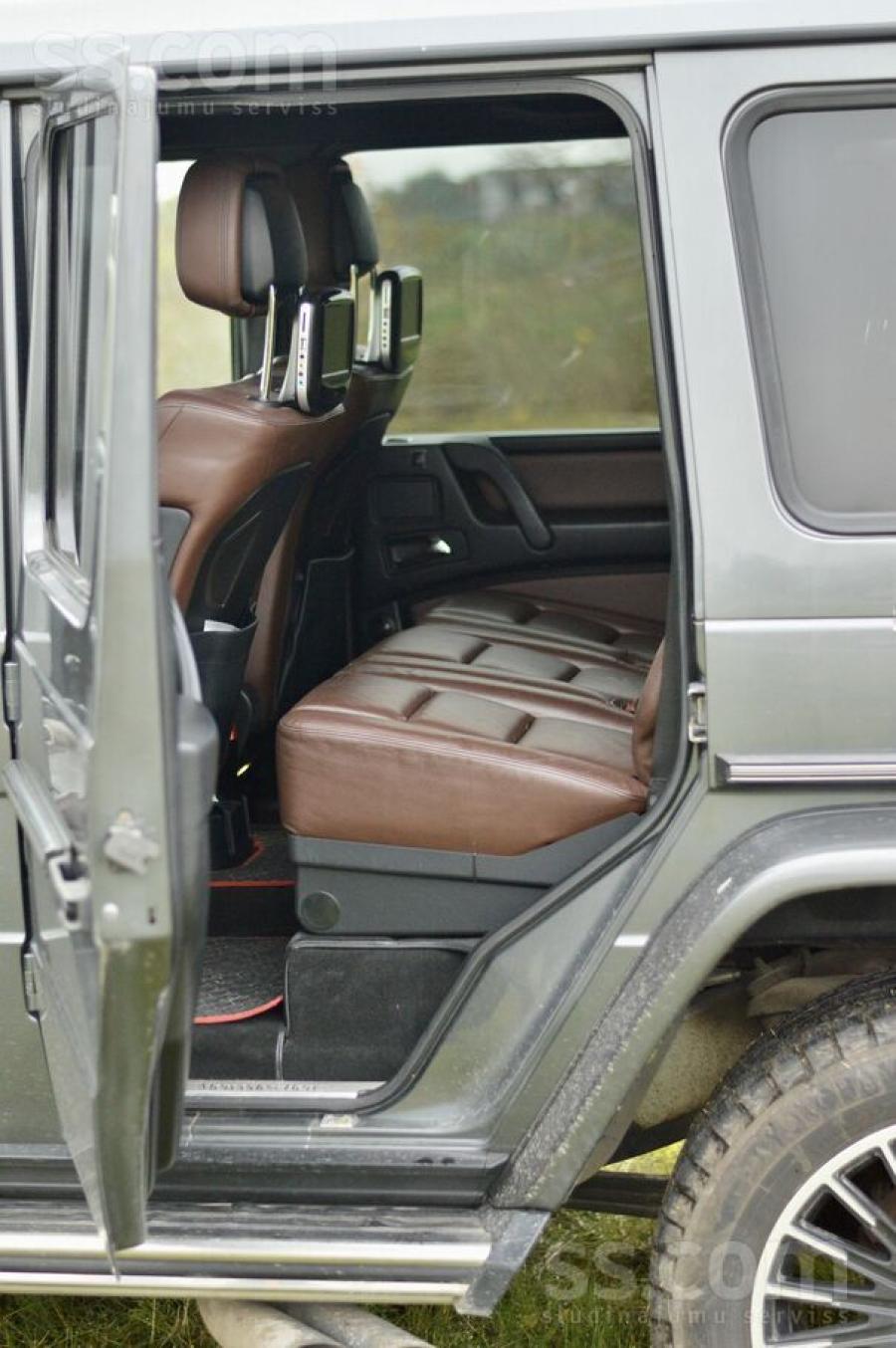 Grey Mercedes-Benz G 350 2016 in Liepaja, with an engine capacity of 3.50 L and mileage of 122 thousand km for 61000 €, photo 14 on AUTOMOTO.COM.LV